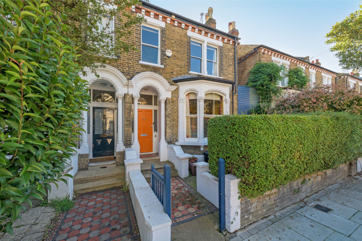 Sugden Road - Finest Properties